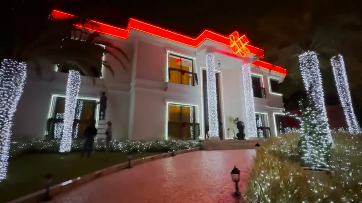 É Natal: Simone Mendes usa 120 mil luzes para decorar mansão; veja ...