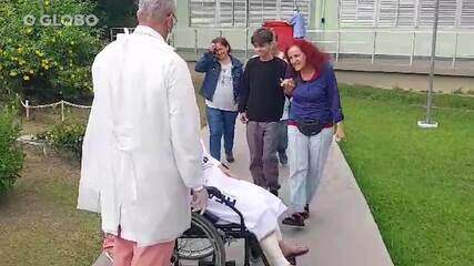 Vídeo: Escritora Roseana Murray encontra família em hospital onde está ...